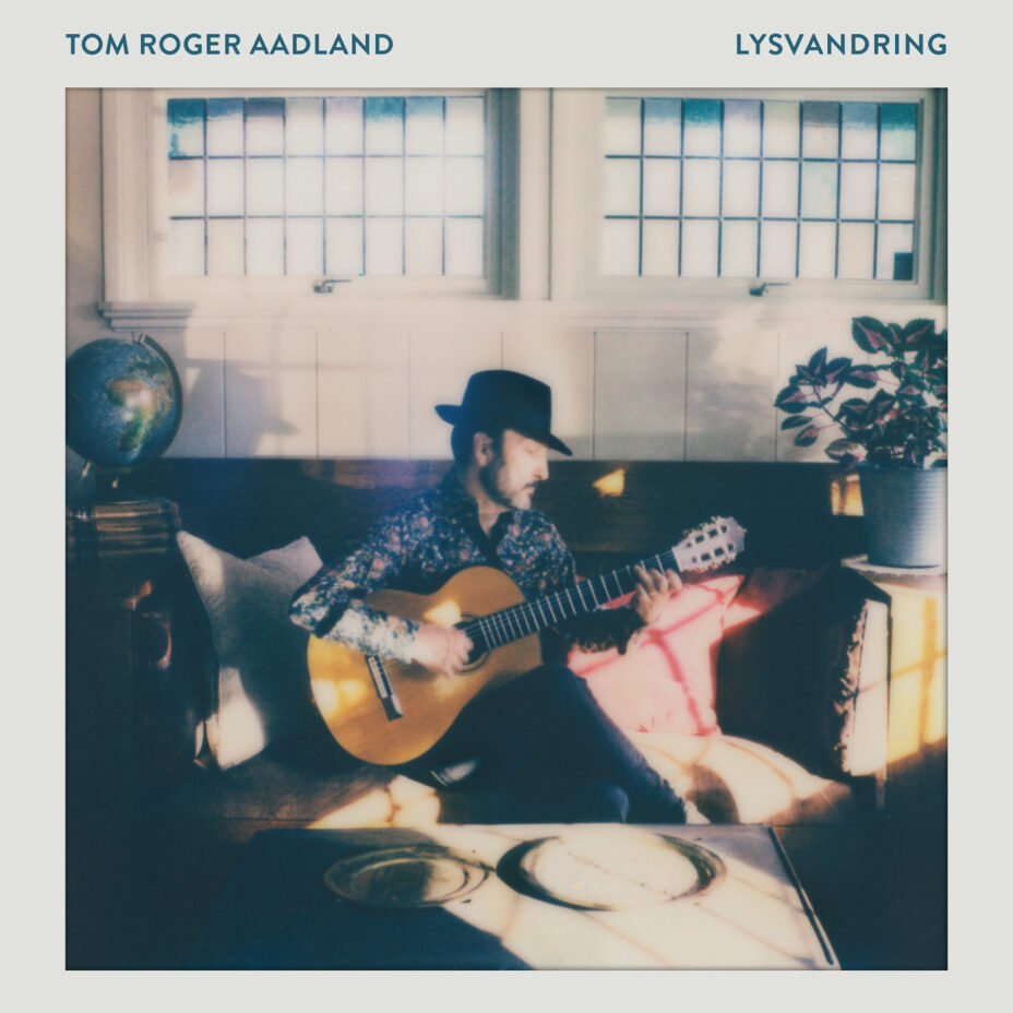Lysvandring | Tom Roger Aadland
